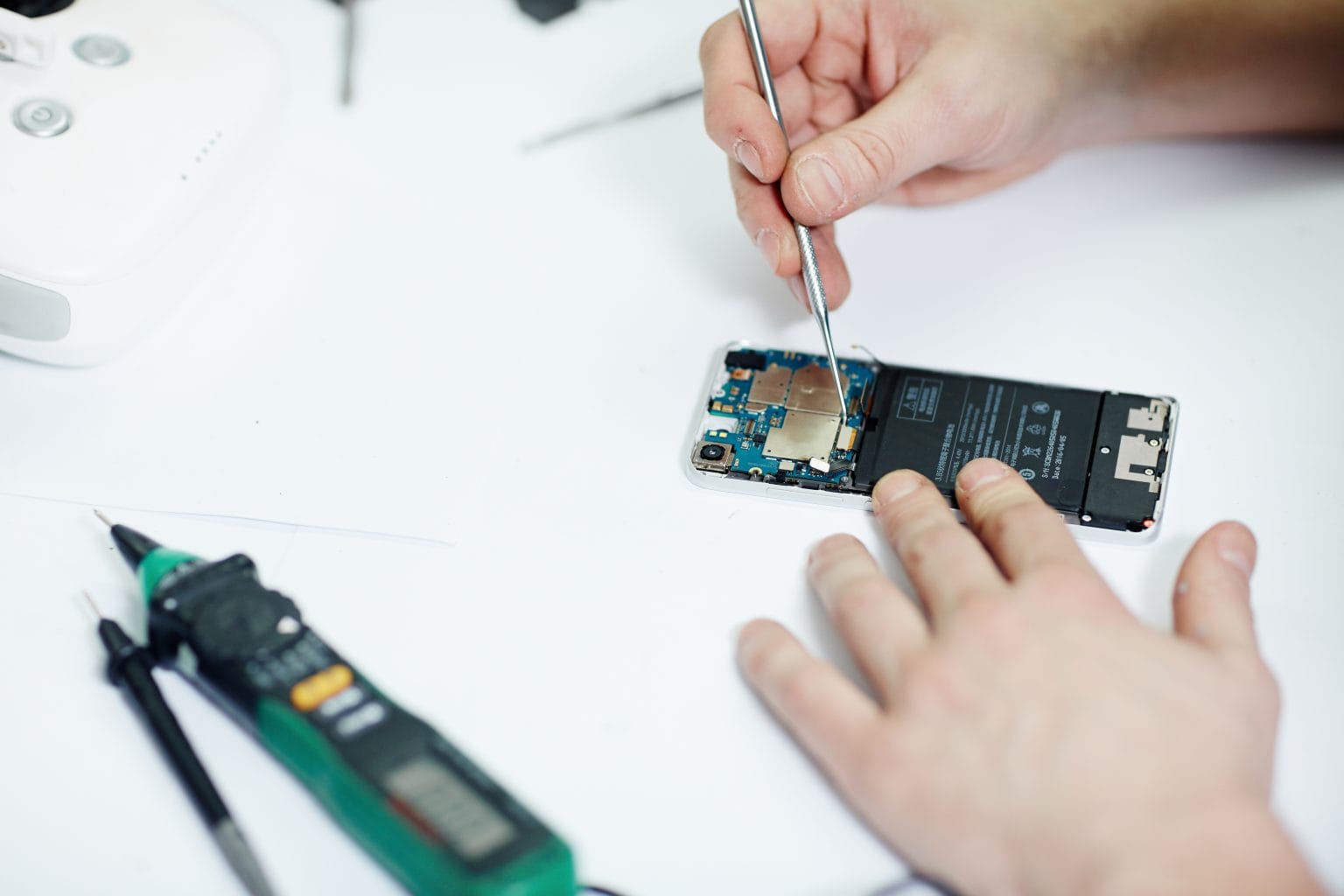 iPhone 14 Screen Replacement & Screen Repair Services | PTC